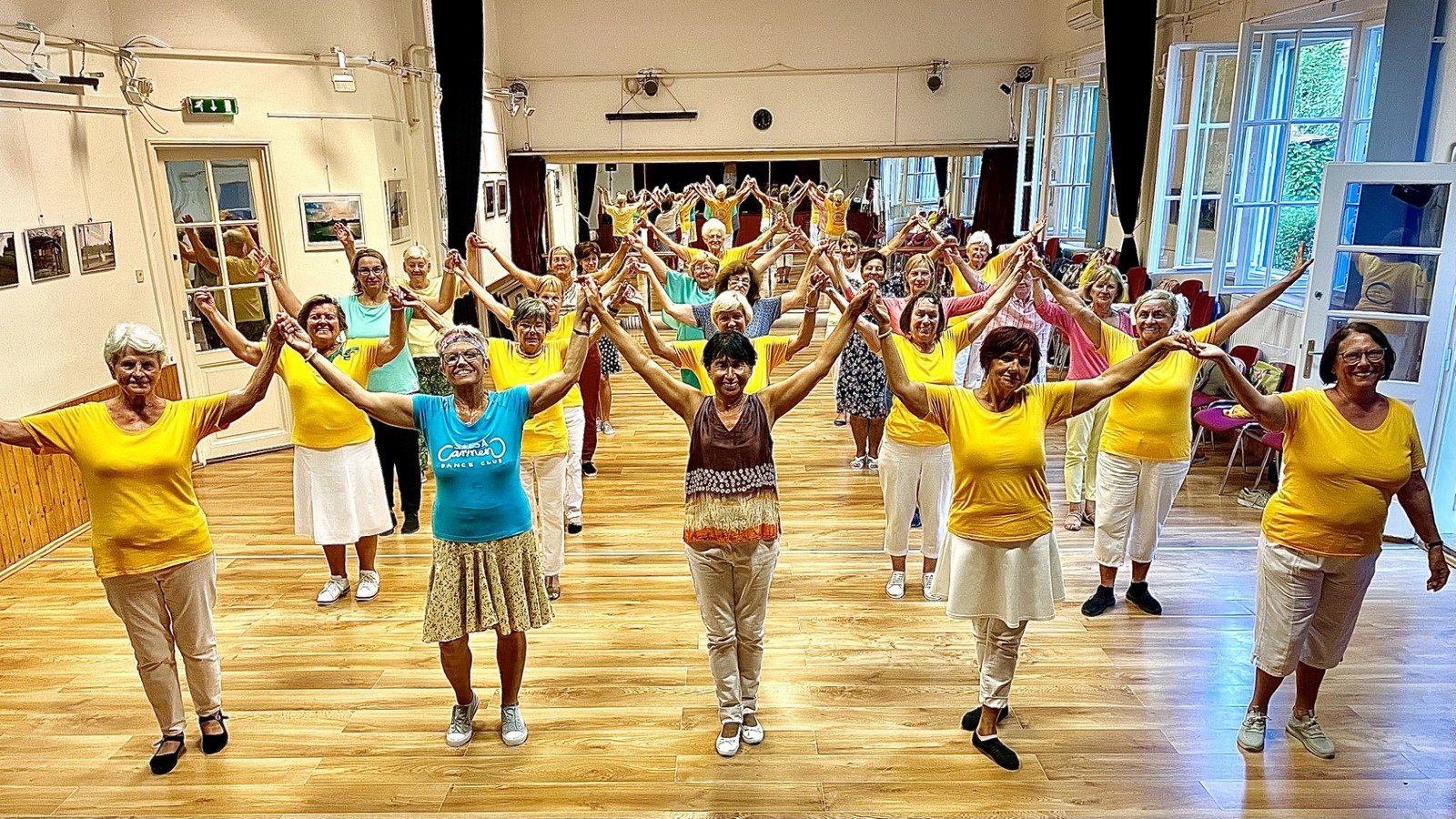 Szenior örömtánc Andreával | ALBERTFALVI KÖZÖSSÉGI HÁZ